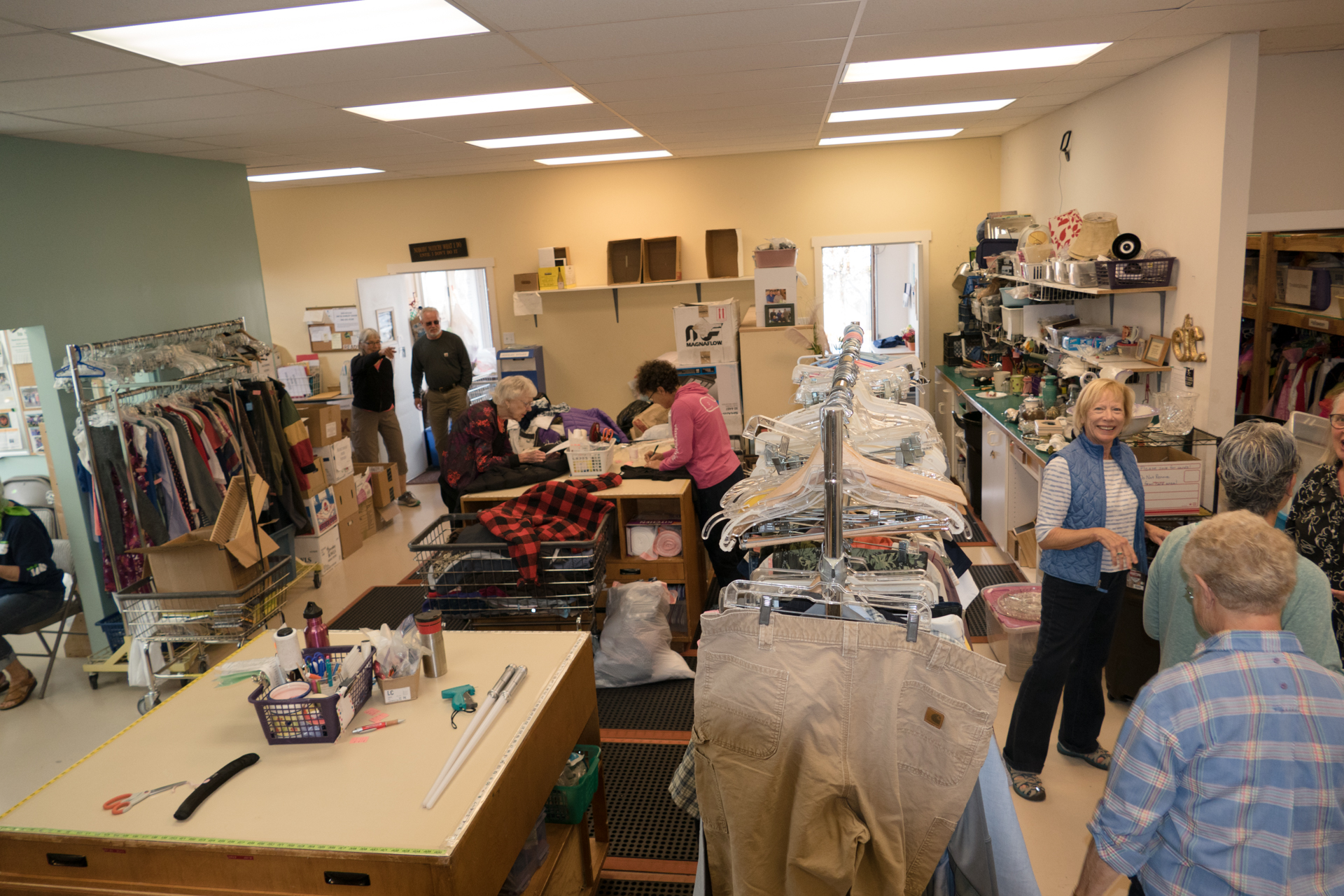 Thrift Store: Behind Scenes | soroptimistanacortes.org